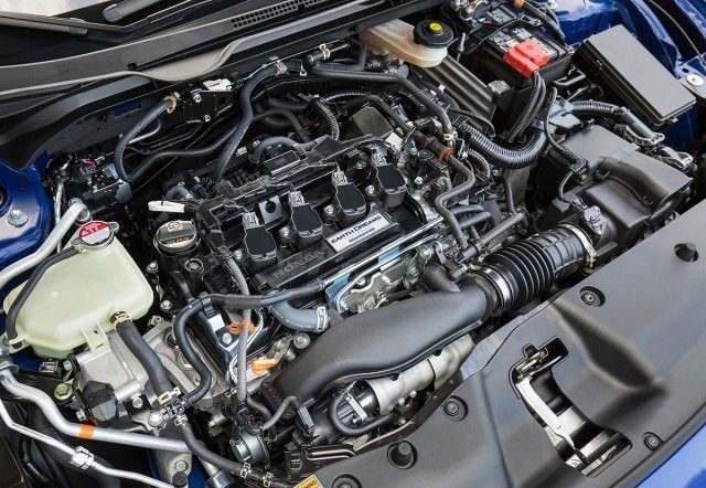 How the gasoline engine works, the video recorded in 4K format shows ...