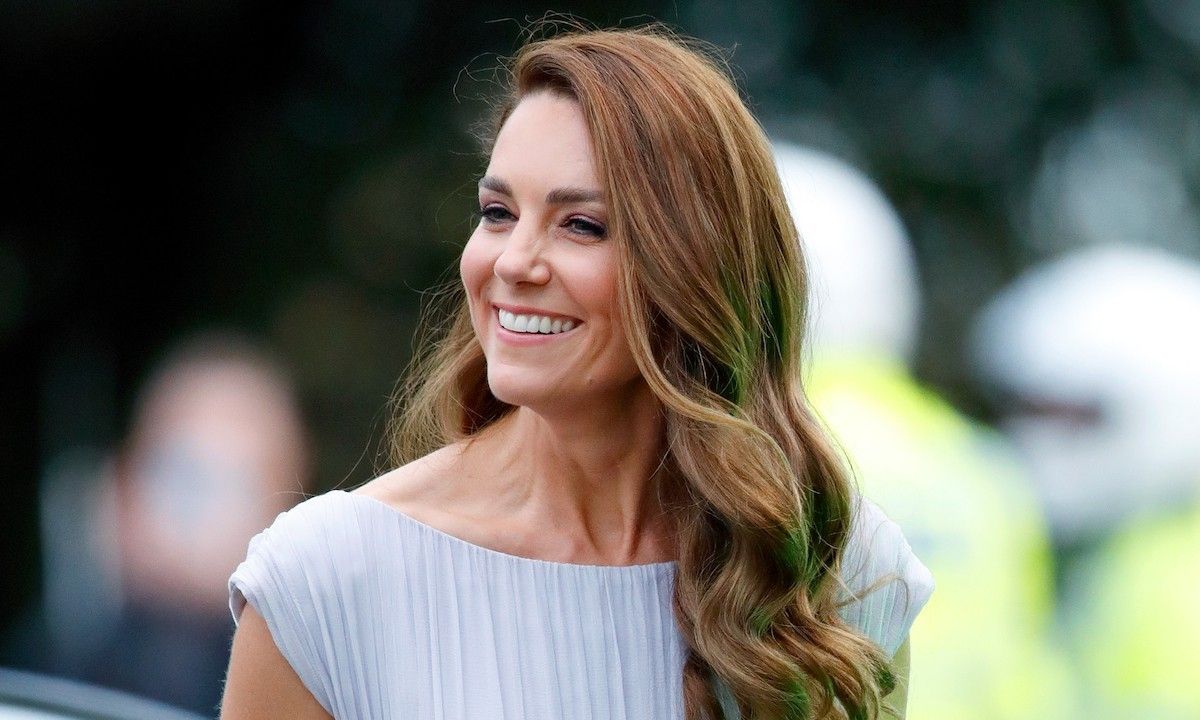 Kate Middleton rivesh fustanin e saj jargavan Alexander McQueen në ...