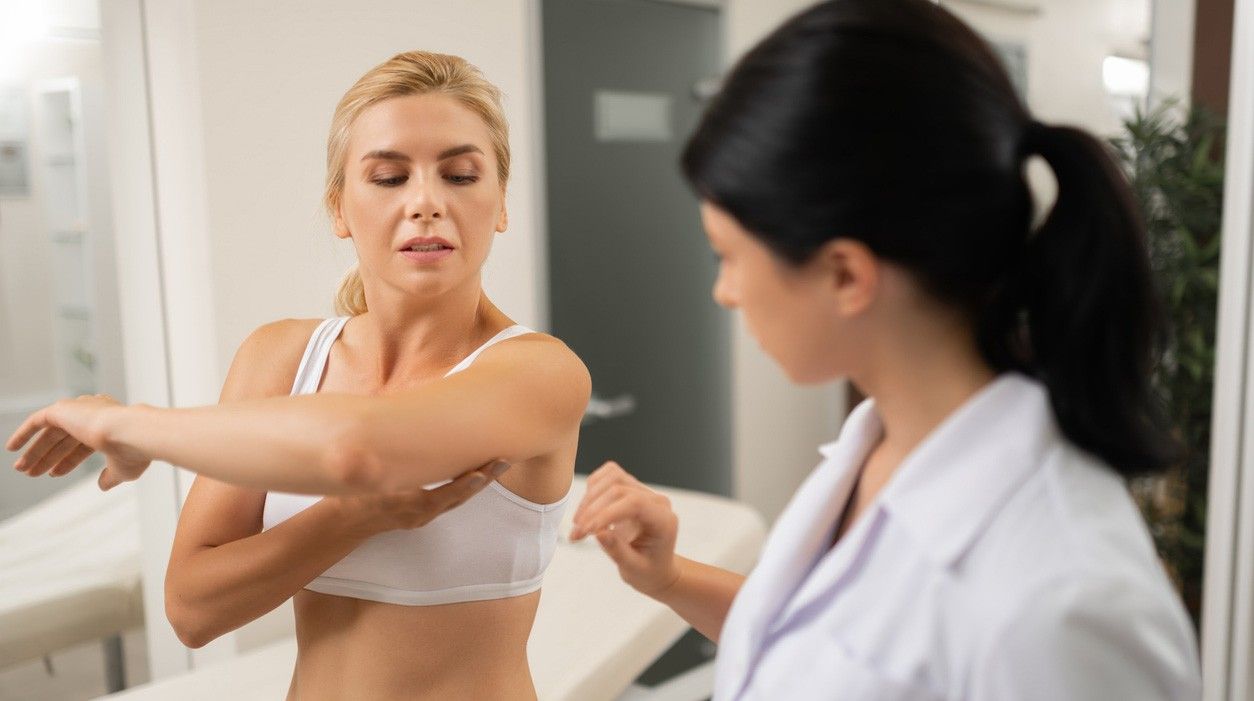 What does it mean when your armpit hurts? There are several reasons ...