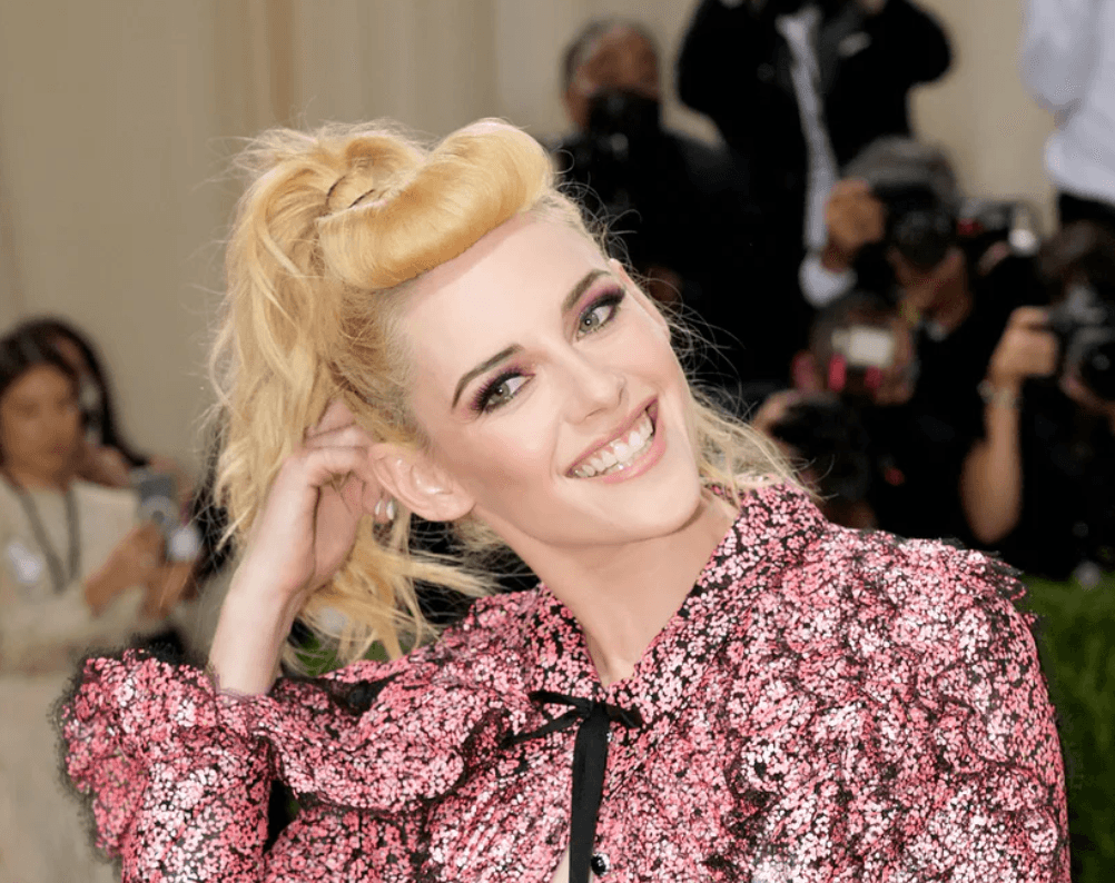 Kristen Stewart suffered a wardrobe malfunction at the 2021 Met Gala ...