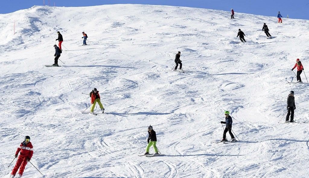 MKRS ndan 330 mijë euro për trajnimin e 400 nxënësve në skijim ...