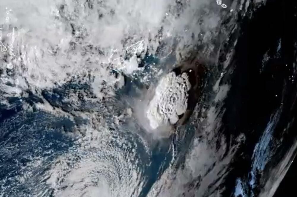 Even from space, the explosion of the underwater volcano in Tonga was ...