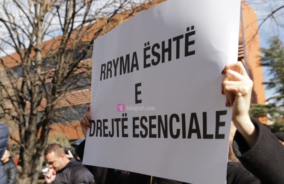 Kosovarët përgatiten për shtrenjtim të mundshëm të rrymës, gjatë 2023 ...