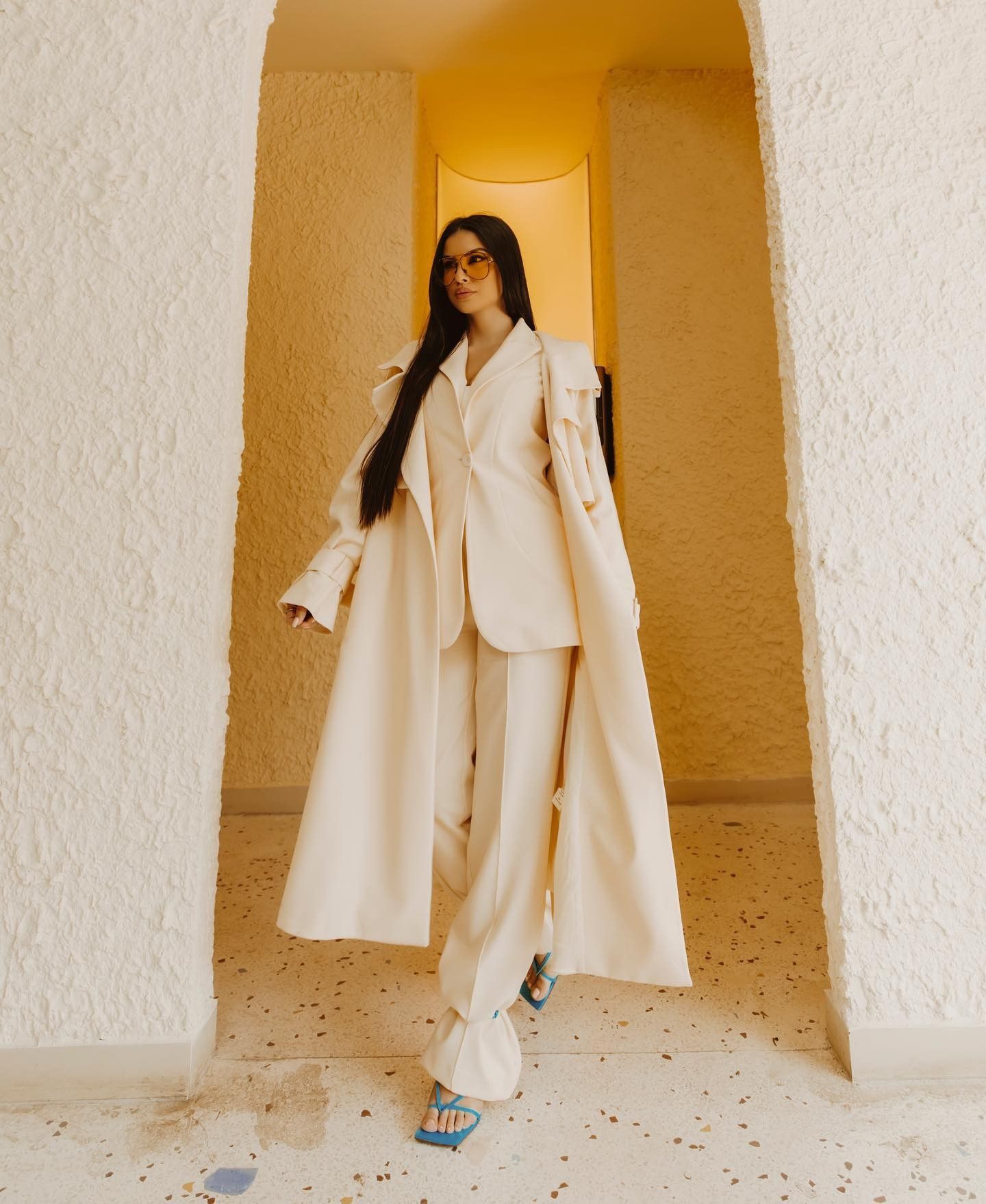 Elita Rudi shows the elegance and unique style of clothing in the new ...