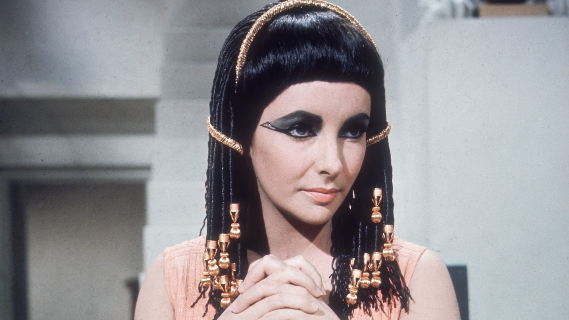 The secret of purple eyes of the famous actress Elizabeth Taylor ...
