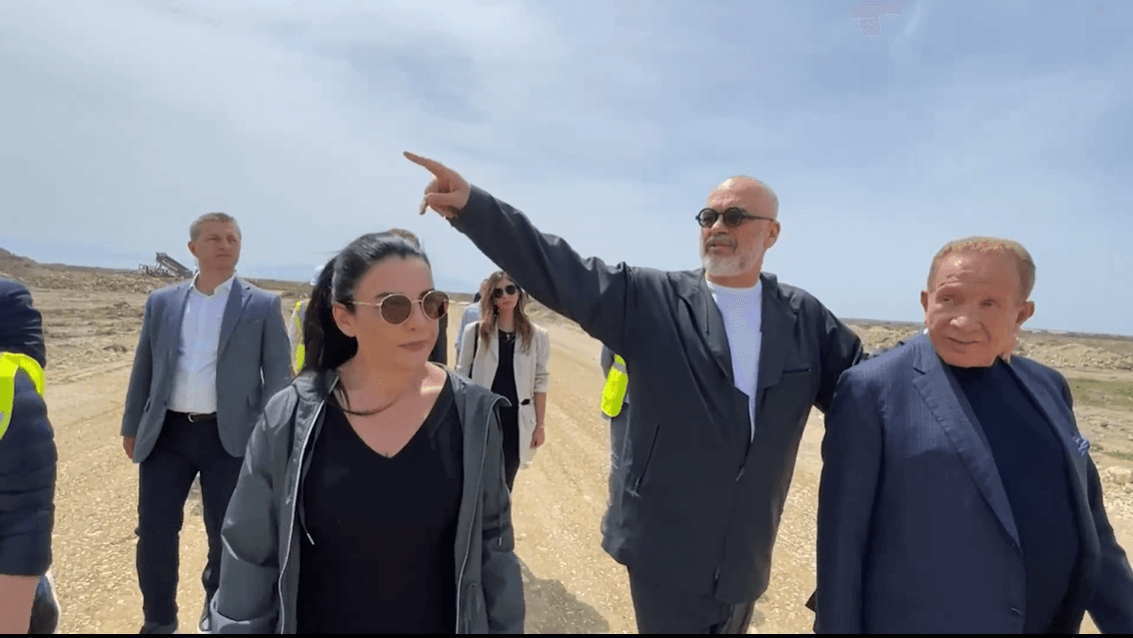 Rama and Pacolli at the Vlora Airport site, the investment is expected ...