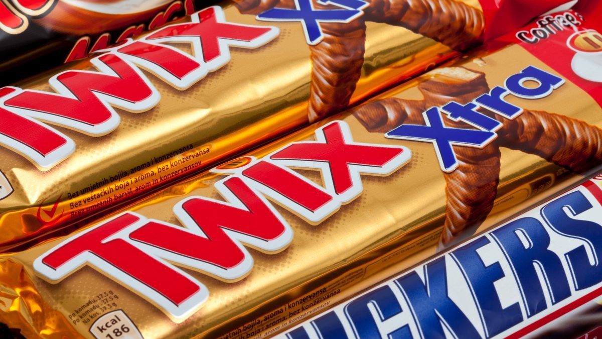 Chocolate lovers just noticed the 'hidden' message in the Twix logo ...