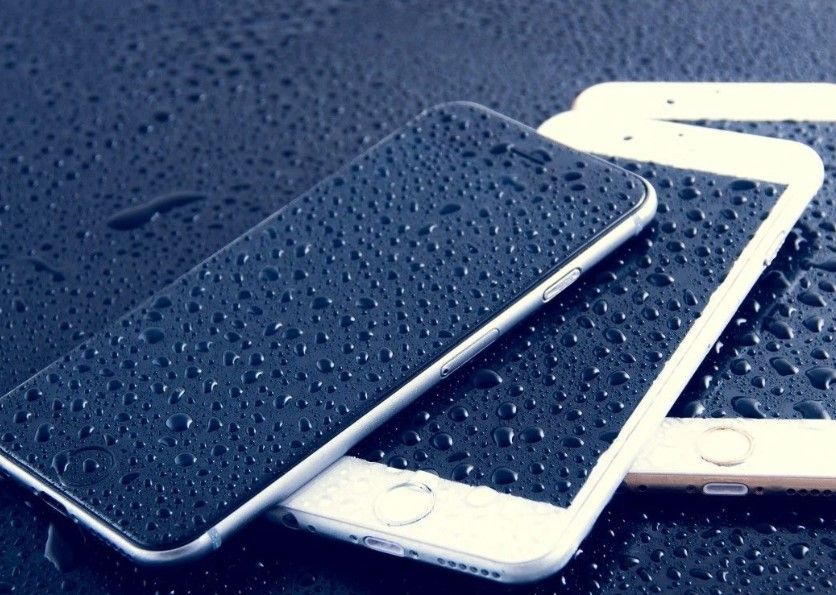 Is the iPhone 14 water resistant? - Telegraph - Telegraph