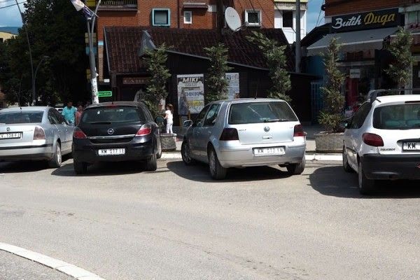 Vetëm një automjet i regjistruar me targa RKS në veri, serbët të ...
