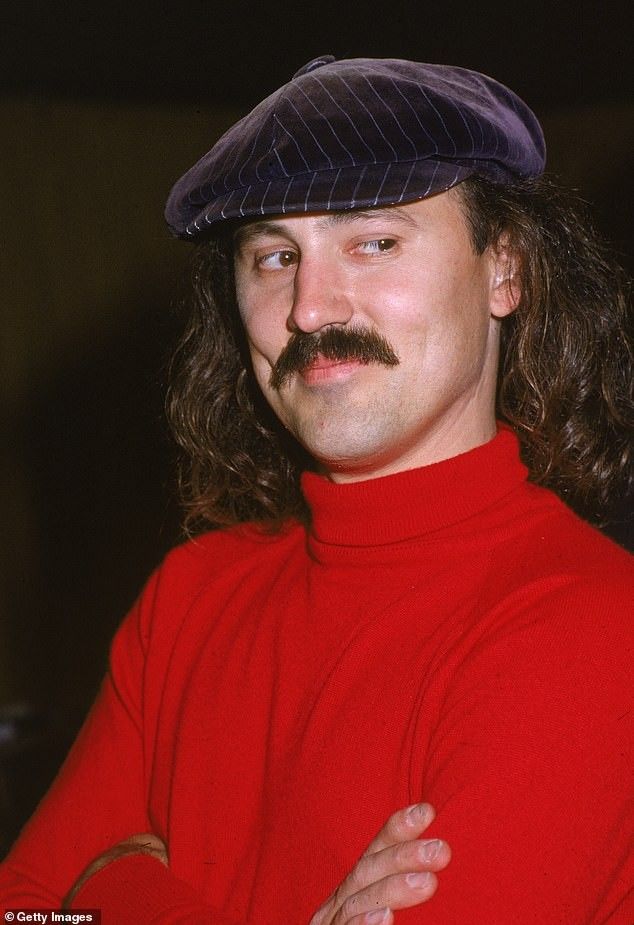 The famous American comedian, Gallagher, dies at the age of 76 ...
