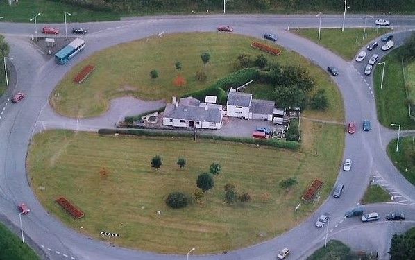 “Vetëm me arkivol mund të më largojnë nga këtu” - familja që jeton në ...