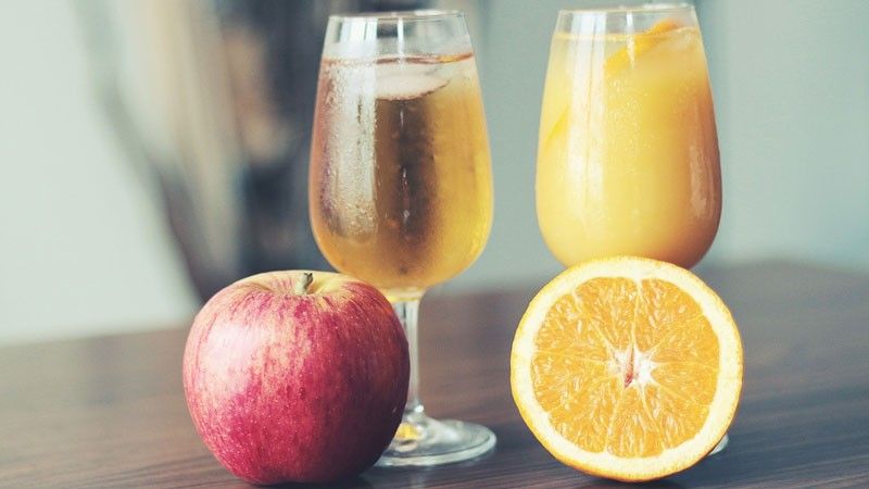 A janë lëngjet e shtrydhura më të shëndetshme sesa konsumimi i frutave ...