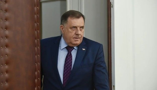 Dodik paralajmëron bllokim të marrëveshjes për kalim të kufirit vetëm ...
