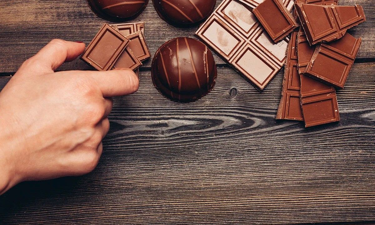 What happens to your body if you consume chocolate every day ...