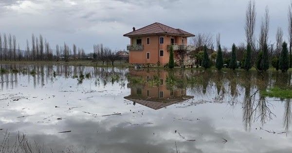 Reshjet e shiut, situatë e rënduar në Shkodër dhe Lezhë - Telegrafi ...