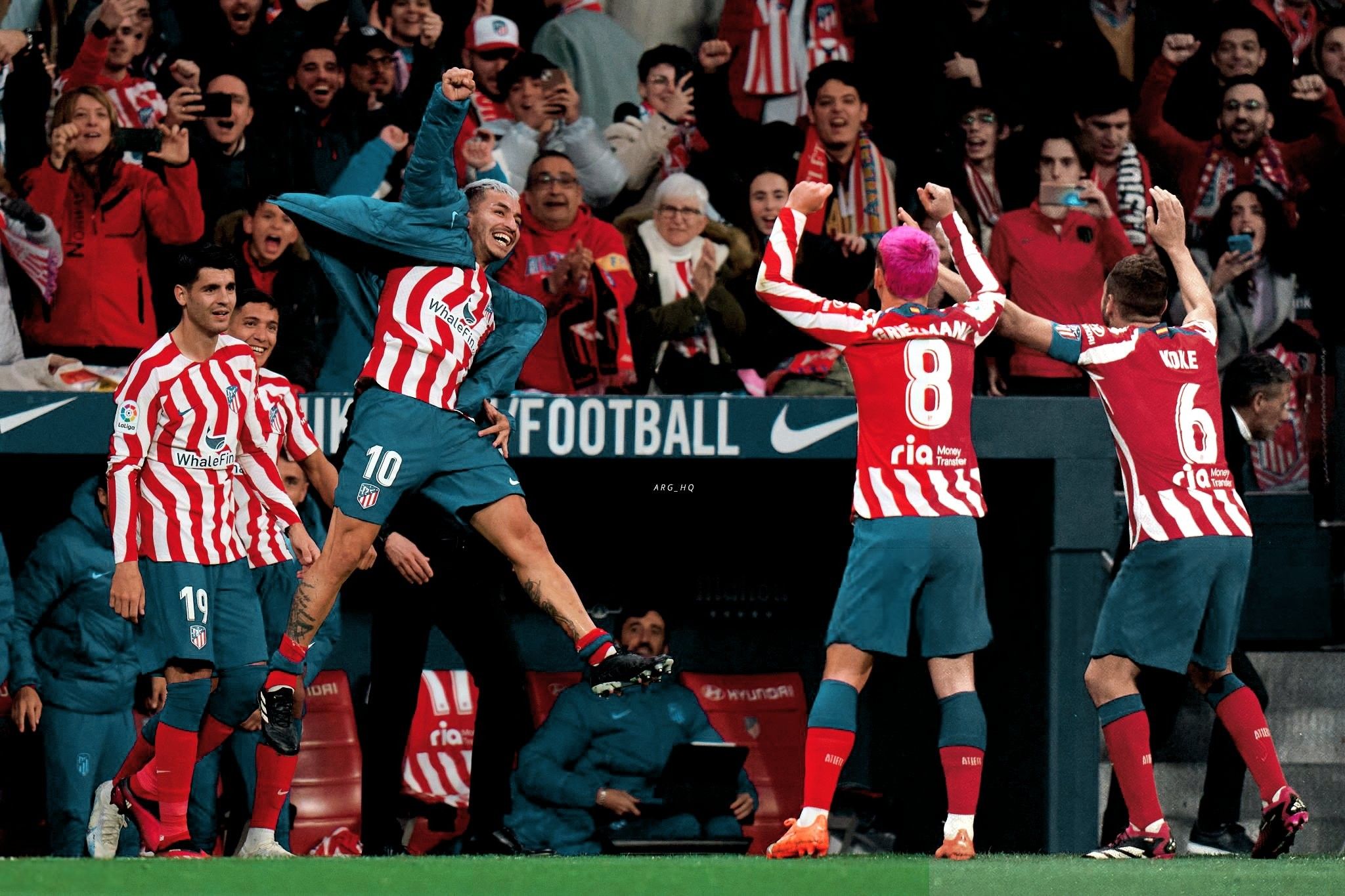 Angel Correa scores one of the strangest goals in history, his goal was ...