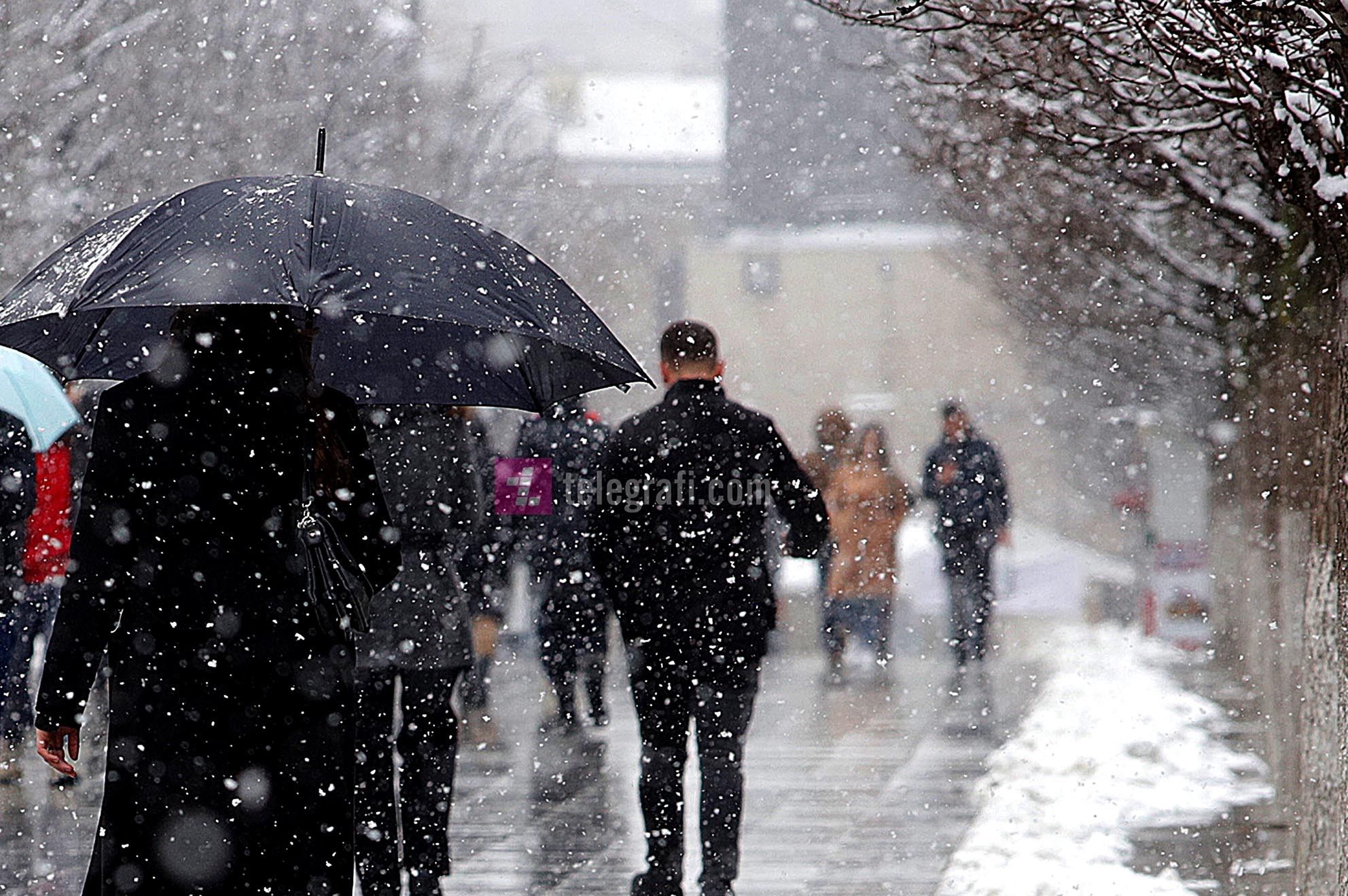 Rikthehet dimri, gjatë kësaj jave reshje bore dhe temperatura të ulëta ...