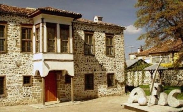 7 Marsi, shënohet Dita e Mësuesit në Kosovë - Telegrafi - Telegrafi