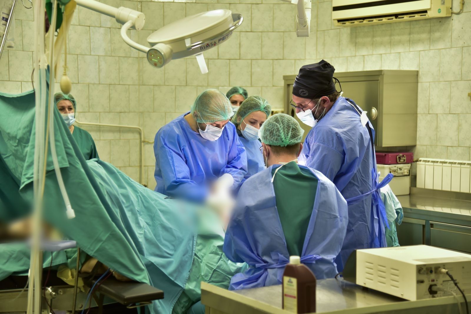 A rare operation is performed at Peja Hospital - Telegraph - Telegraph