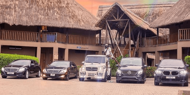 Adebayor lives like an emperor, fans amazed by the views of the ...