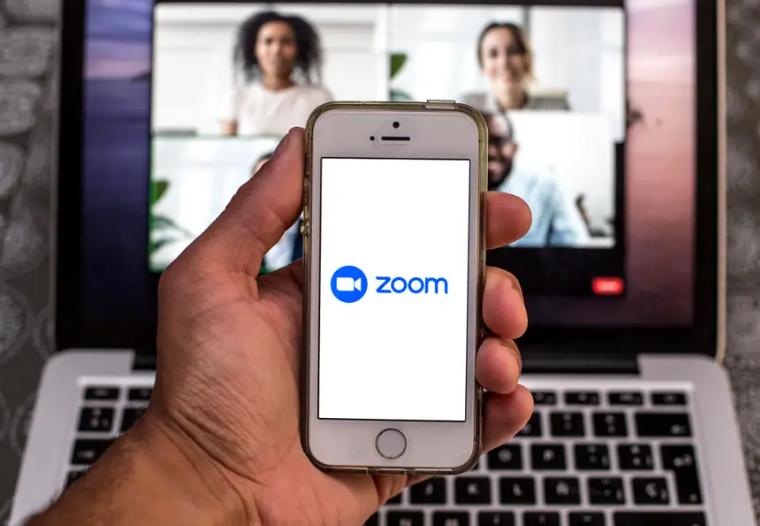 Platforma Zoom shkarkon presidentin e saj, pas vetëm 10 muajsh ...