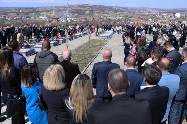 Bëhen 24 vjet nga masakrat në fshatrat e Rahovecit - Telegrafi - Telegrafi