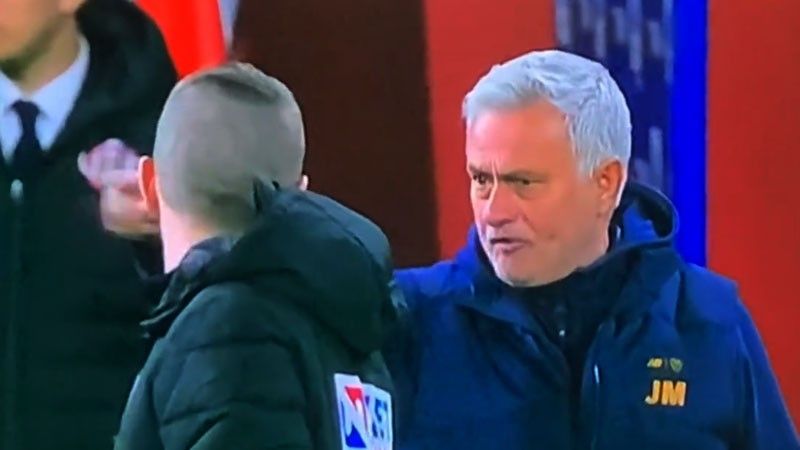 The fourth referee tells what he said to Mourinho during the fight in ...