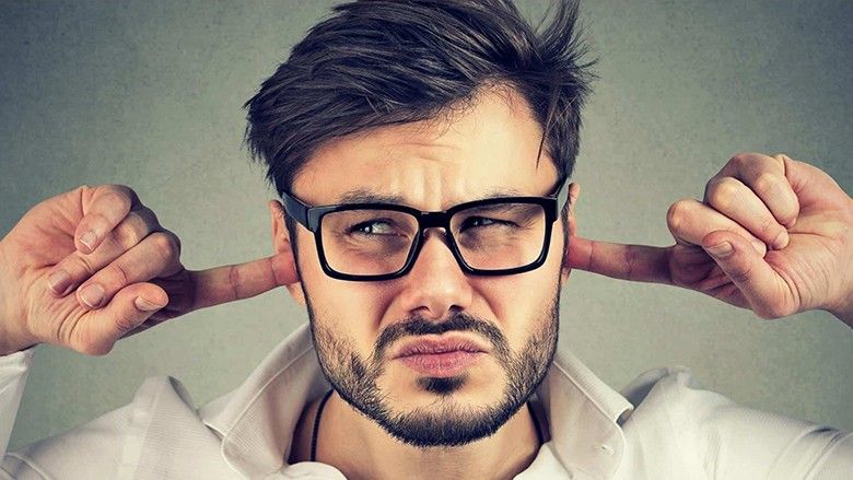 Ju janë bllokuar veshët nga ftohja? Ja si t'i "zhbllokoni" shumë shpejt ...