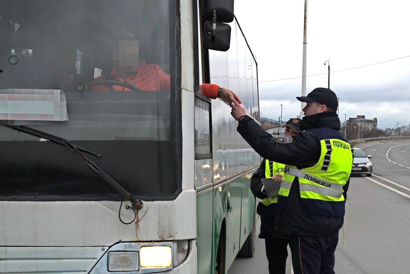 Shqiptohen 47 masa për automjetet të cilët transportonin nxënës në ...
