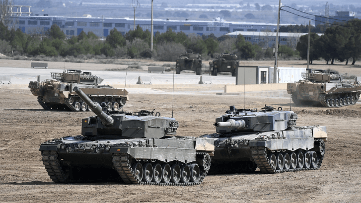 Why does it take many months for Western tanks to reach the front lines ...
