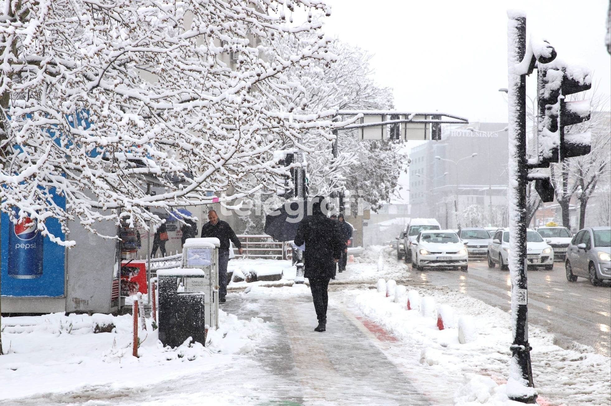 Vranësira dhe reshje bore - Telegrafi - Telegrafi