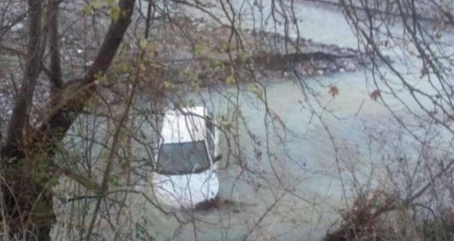 Aksident me dy viktima në rrugën Elbasan-Librazhd, makina përfundon në ...