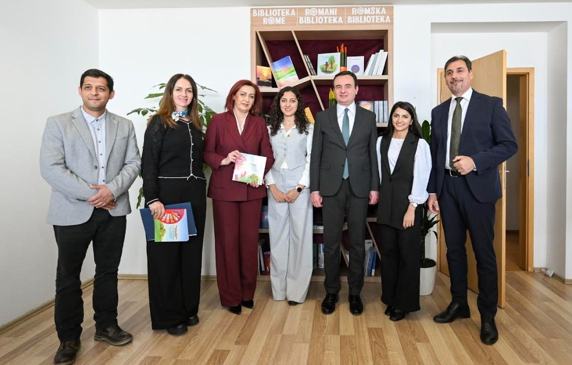 The mini-library for the Roma community opens in the Government ...