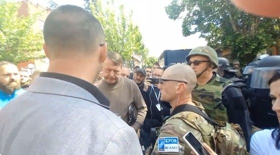 American KFOR soldier, Simiq: I see people with masks making suspicious movements - Telegrafi ...