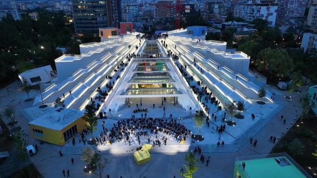 Piramida e Tiranës, më e mira e vitit në rubrikën e arkitekturës së CNN ...
