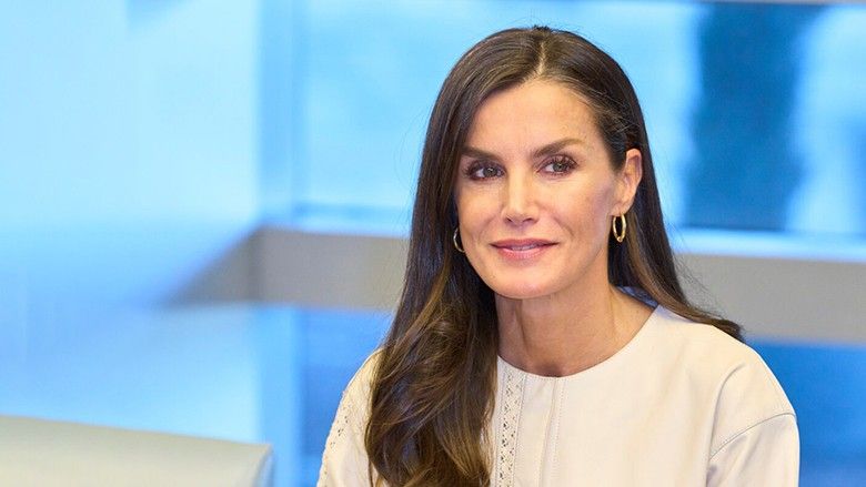 Queen Letizia has just appeared in the most beautiful summer dress for ...