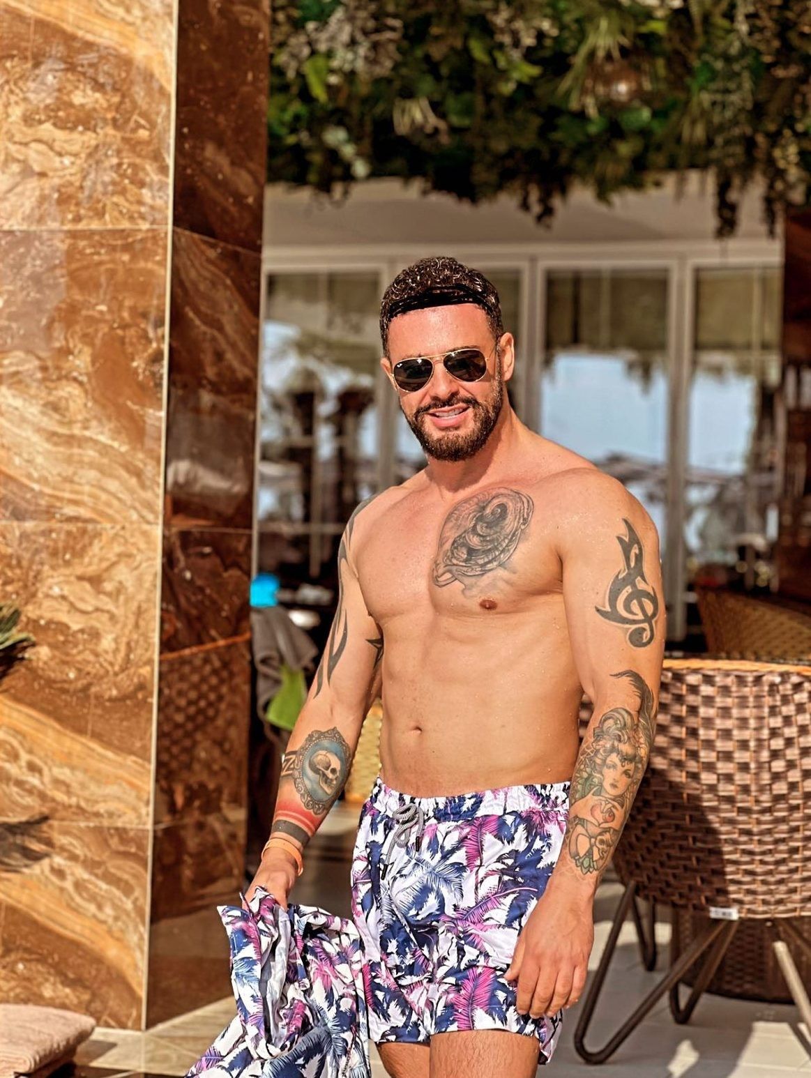 Robert Berisha starts his summer vacation, shows his muscular physique ...
