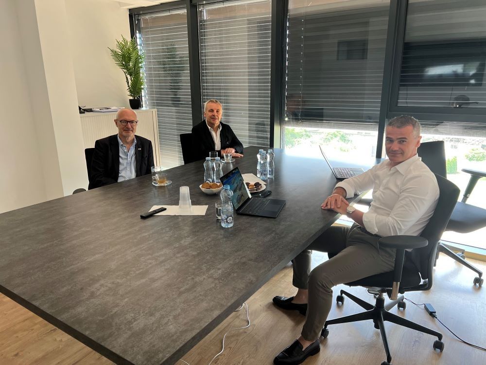 Vizita e ambasadorit të Gjermanisë, Jorn Rohde dhe Francës, Oliver ...