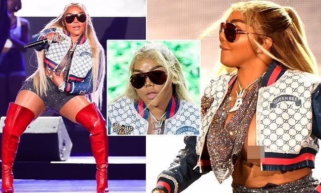 Lil Kim suffers clothing malfunction that exposes her breasts during ...