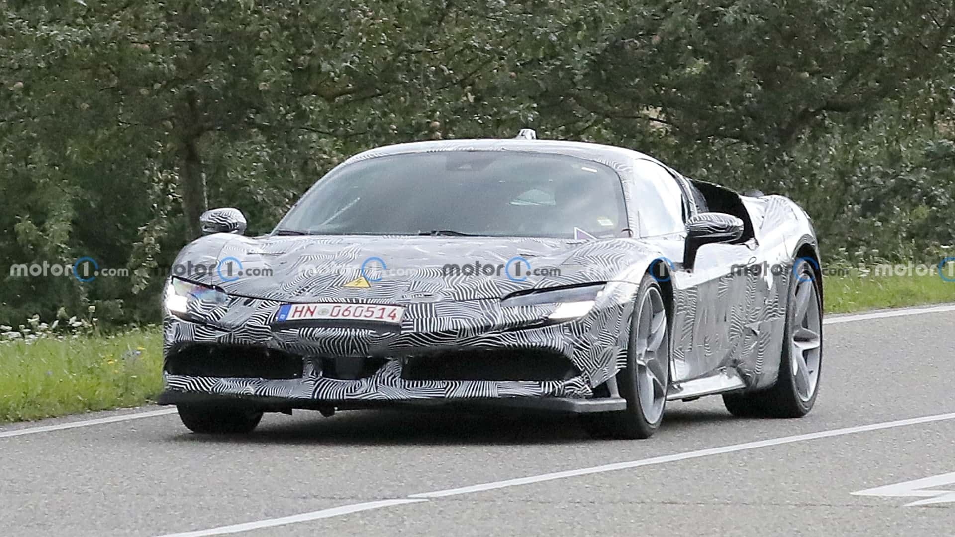 Ferrari SF90 replacement tested for first time - first spy photos show ...
