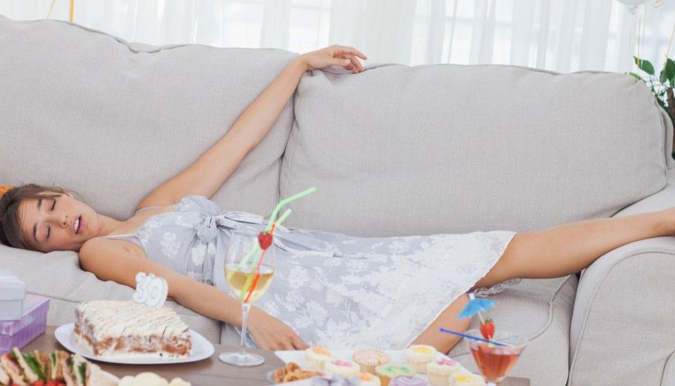 Feeling sleepy after eating? The reasons why it happens and how to fix ...