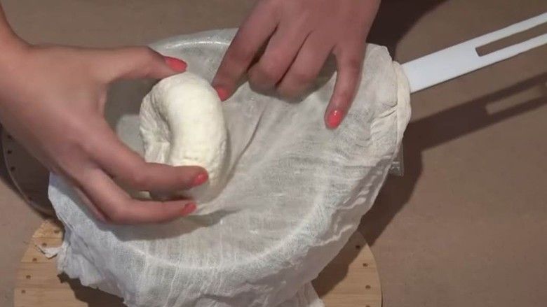 Djathi i bërë në shtëpi as që mund të krahasohet me djathin e blerë në ...