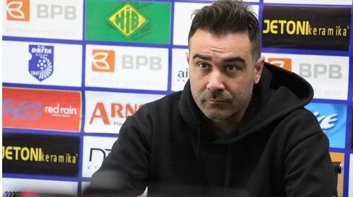 Vavalis excludes the possibility of resignation, shows why his Light ...