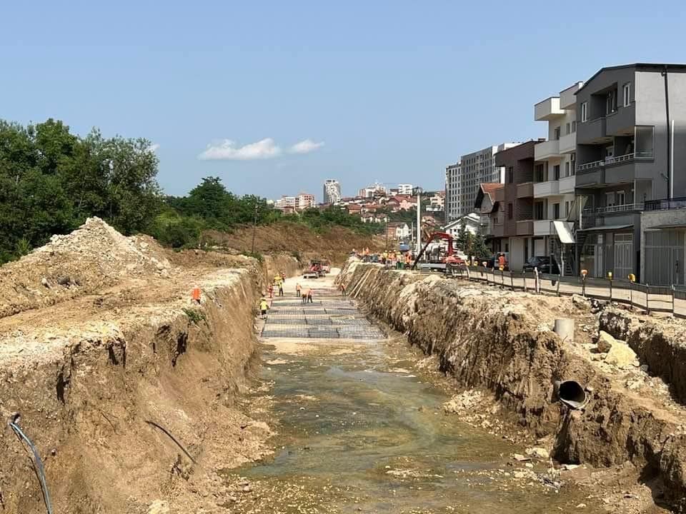 Ndërprerja e punimeve në "Rrugën A", reagimet e pozitës, opozitës dhe ...