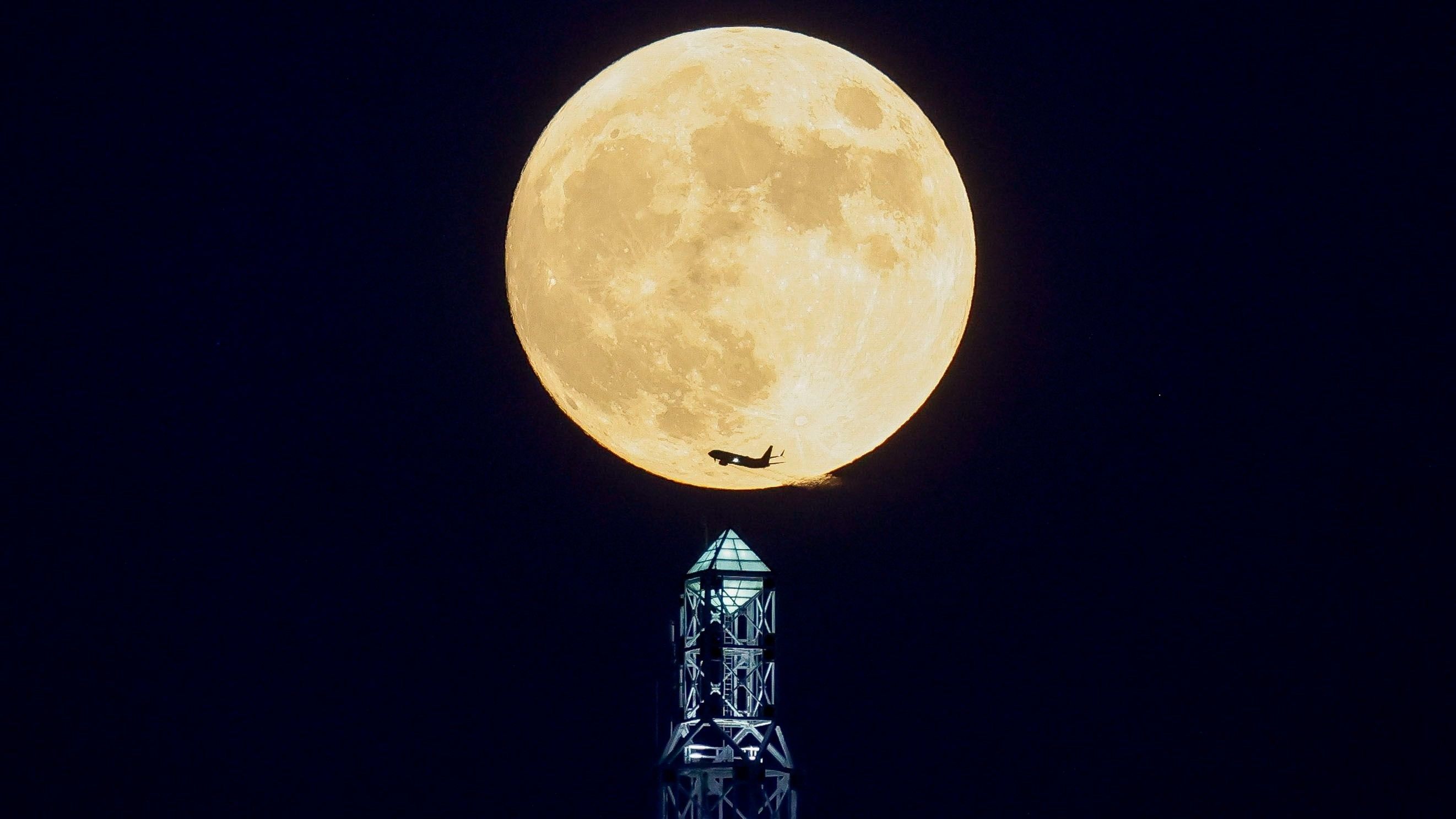 The last supermoon for this year is captured by cameras in different ...