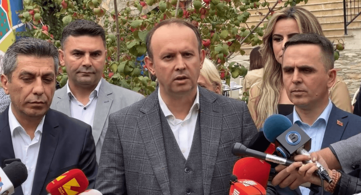 Fronti Opozitar shqiptar në Maqedoni ka tre kushte për ndryshimet ...
