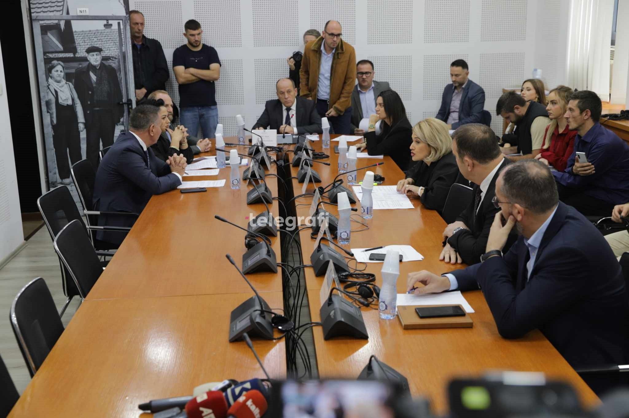 Greva e minatorëve: Ministrja Rizvanolli nuk shkon për të raportuar në ...