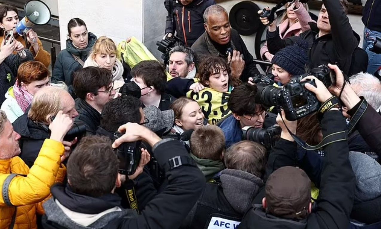 Greta Thunberg declares herself in court, says she is innocent ...