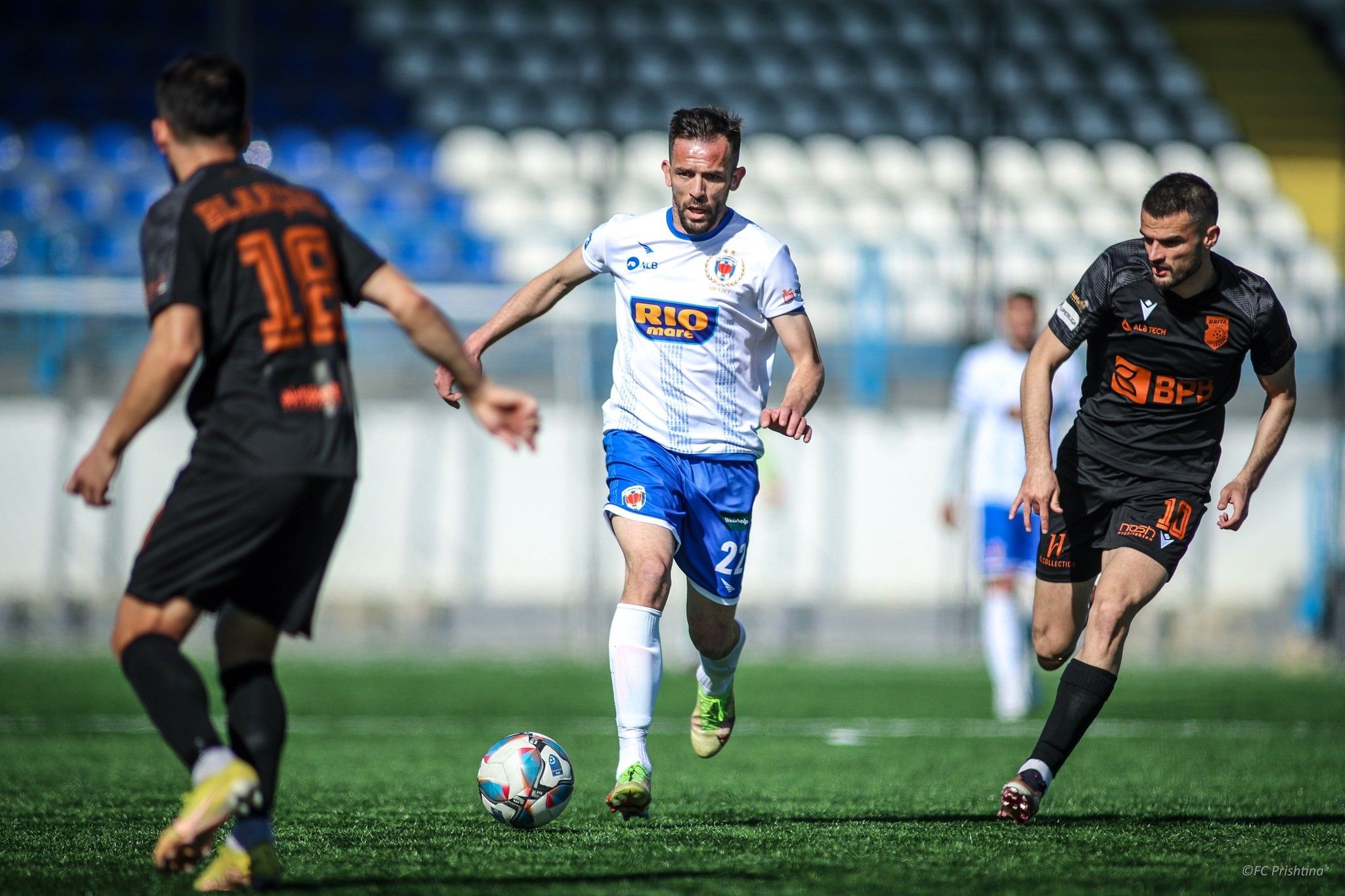 Dy duele zhvillohen sot në Superligë, vëmendja në Lipjan - Telegrafi ...