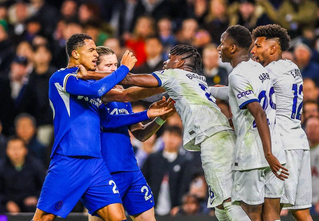 Five goals and two red cards: Chelsea wins the dramatic derby against ...